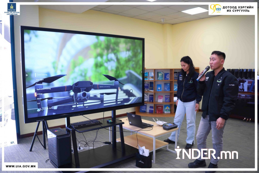 Нисгэгчгүй нисэх төхөөрөмжийн зайн сургалтын техник хэрэгслийг хүлээлгэн өгч сургалт дадлагыг